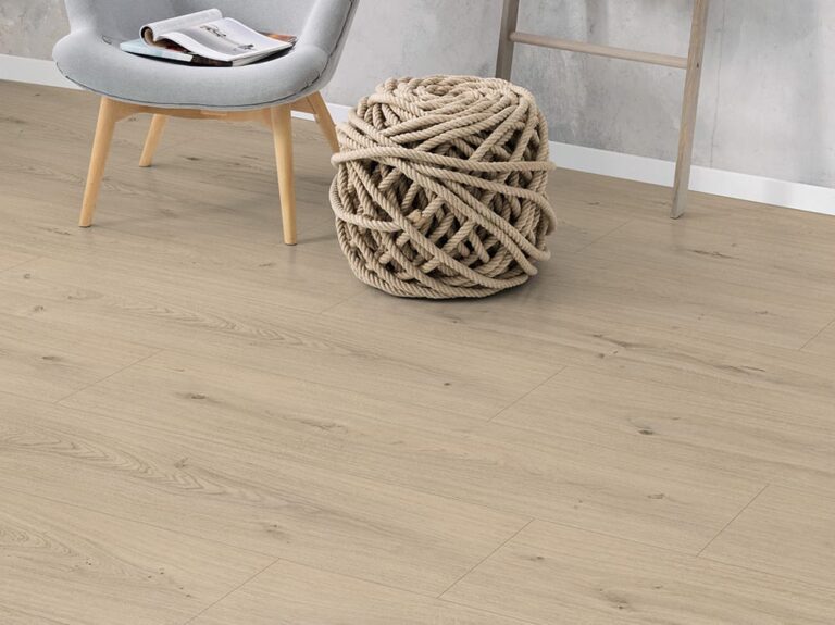 Parchet laminat EGGER Stejar Waldeck deschis EPC015 clasa 32 1292 x 327 ...